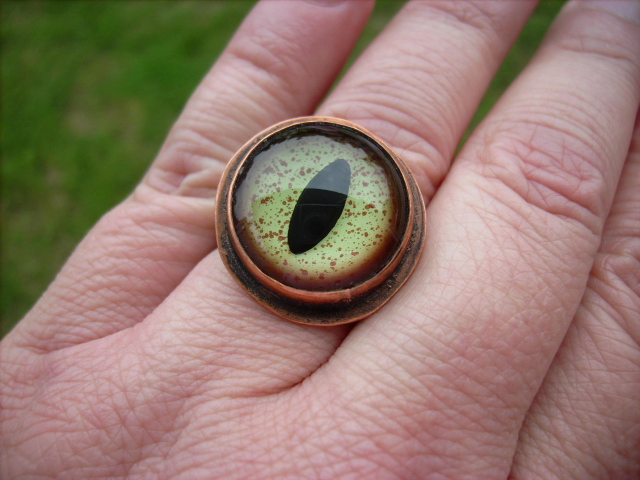 Mama's Got To Doodle: The Eye Ring