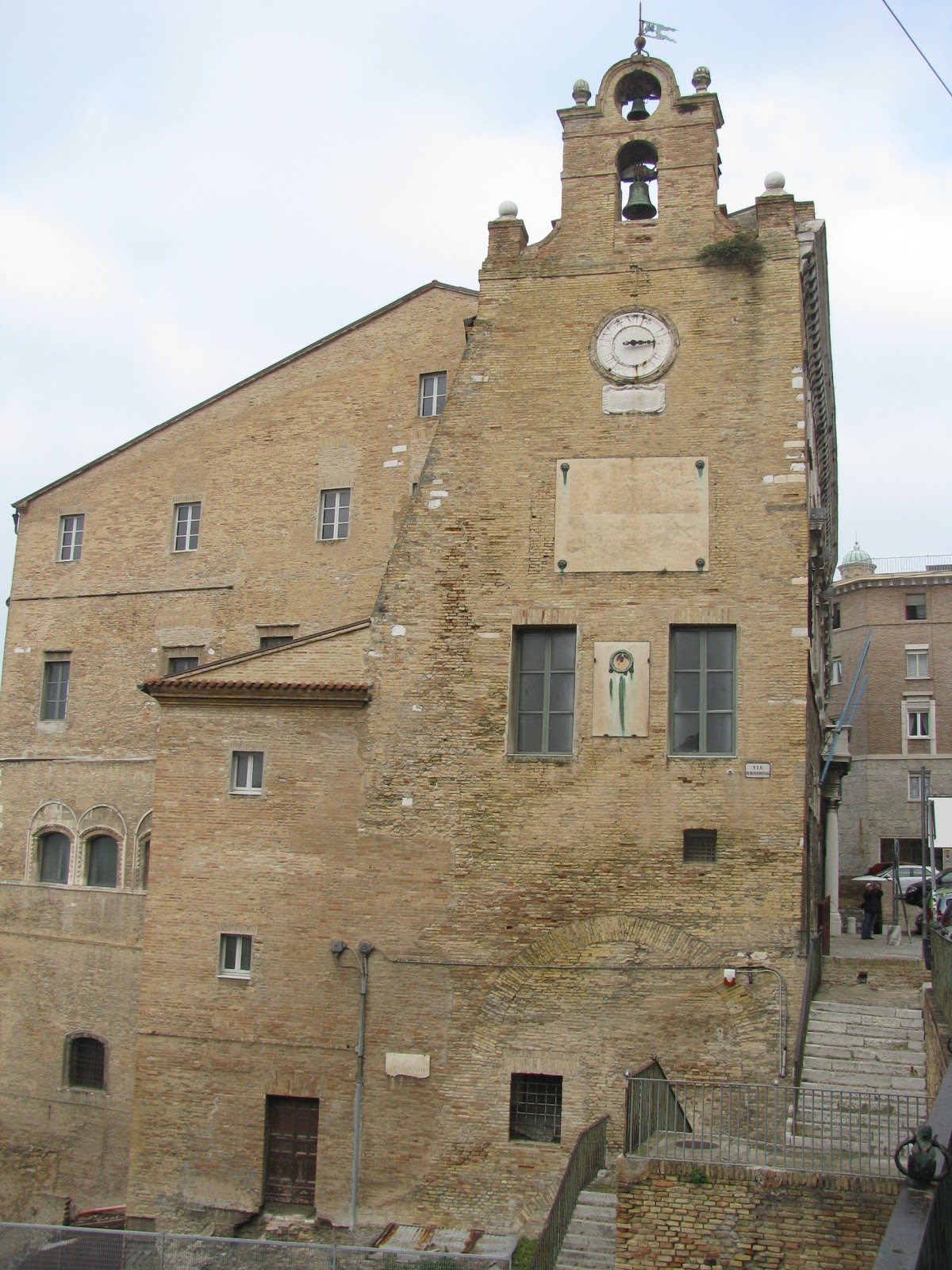 Unsere Kreuzfahrten: Kreuzfahrt Costa Victoria (Tag 3: Landgang in Ancona)