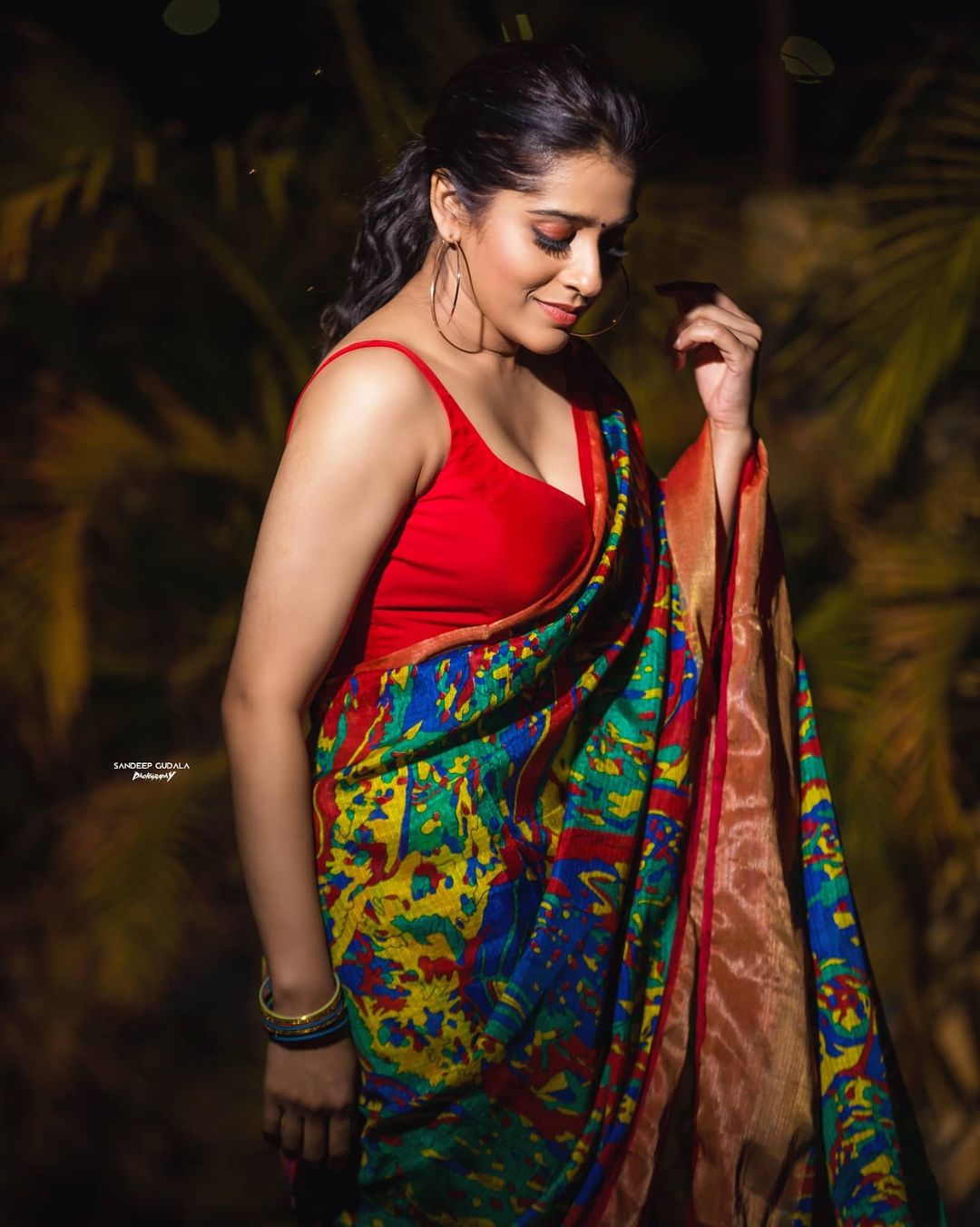 Anchor Rashmi gautam latest glams photoshoot