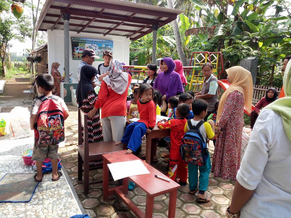 DI AL-FIRDAUS SEKOLAH BERBAYAR SAMPAH DI AL-FIRDAUS SEKOLAH BERBAYAR SAMPAH