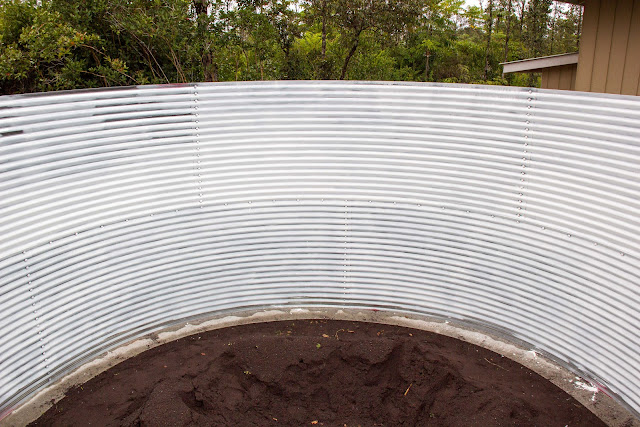 Big Island Living: Water tank painting