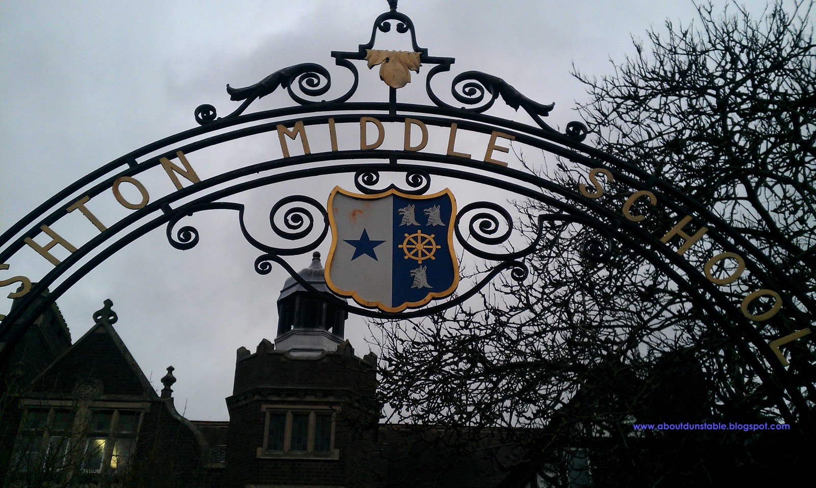 About Dunstable : Photographs of Dunstable and the surrounding area.