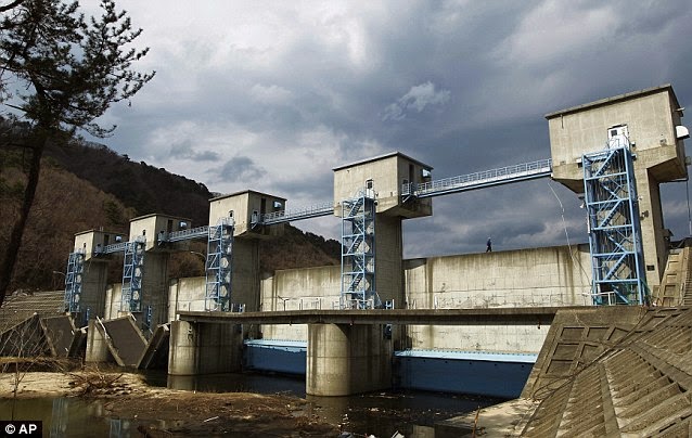 L'Échelle de Jacob: Grand mur anti-tsunami au Japon