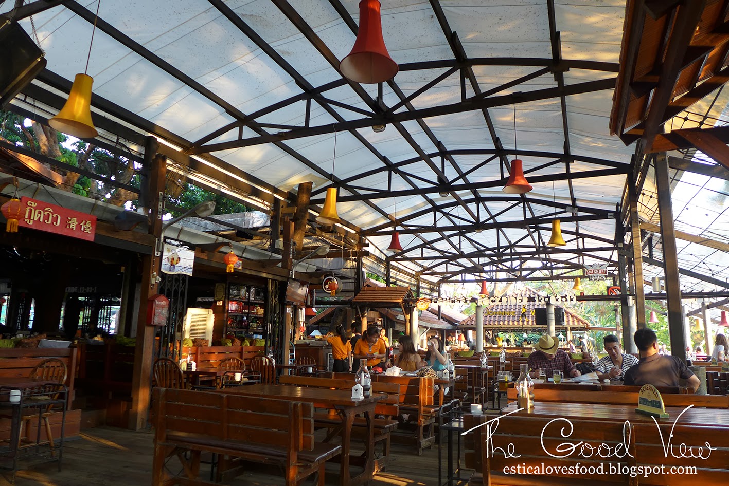 Estica: CHIANG MAI . THE GOOD VIEW BAR & RESTAURANT 清邁慢悠悠 . 河濱餐廳邊吃泰菜邊賞日落