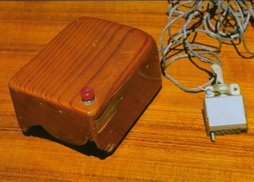 Penemu Tetikus (mouse) komputer Pertama - Dr. Douglas C. Engelbart ...