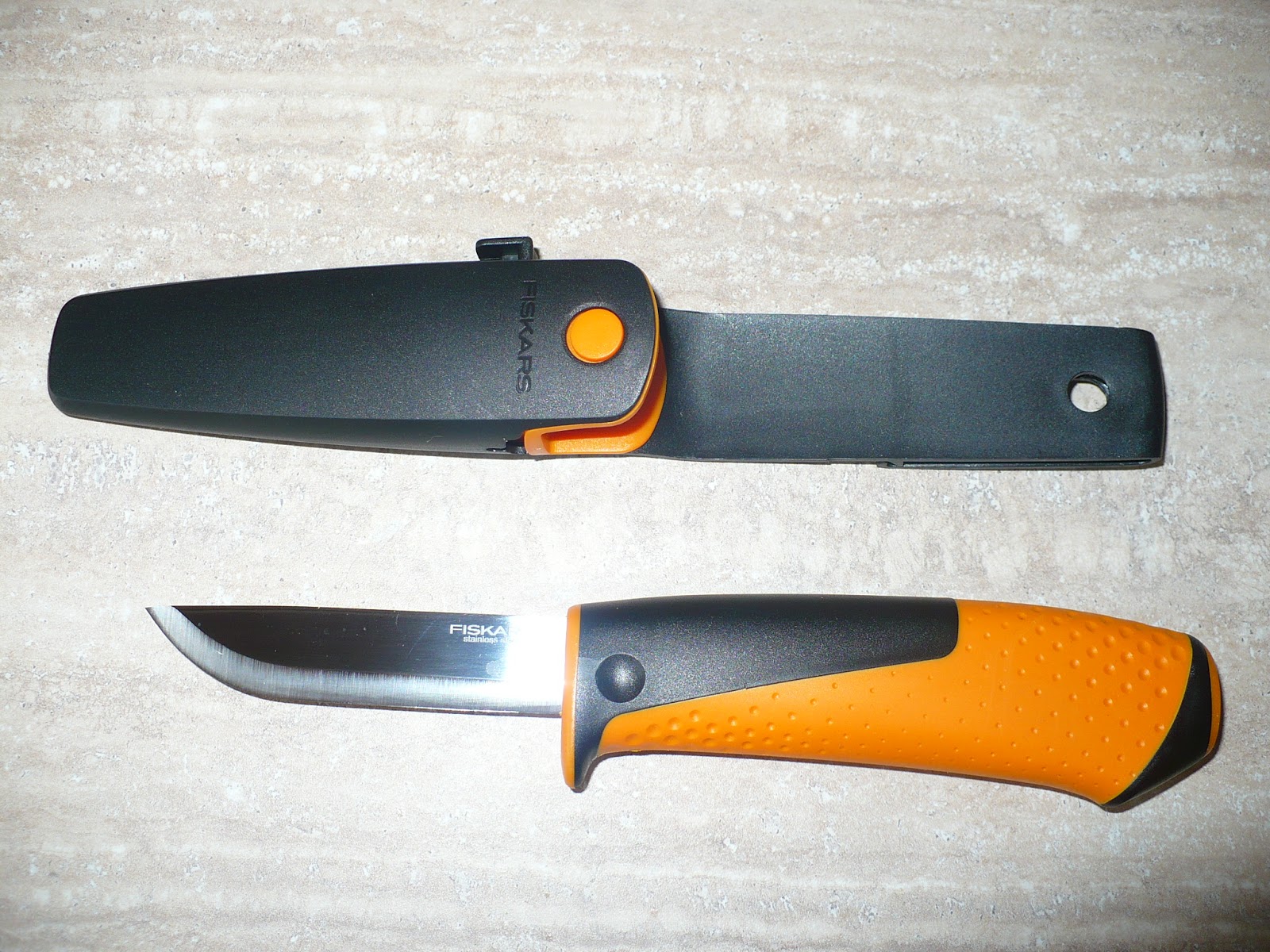 OutdoorMacieja: Fiskars - nóż survivalowy