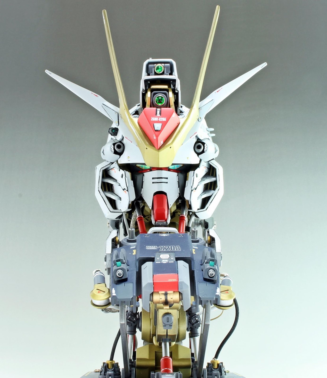 Custom Build: 1/35 Strike Freedom Gundam head display