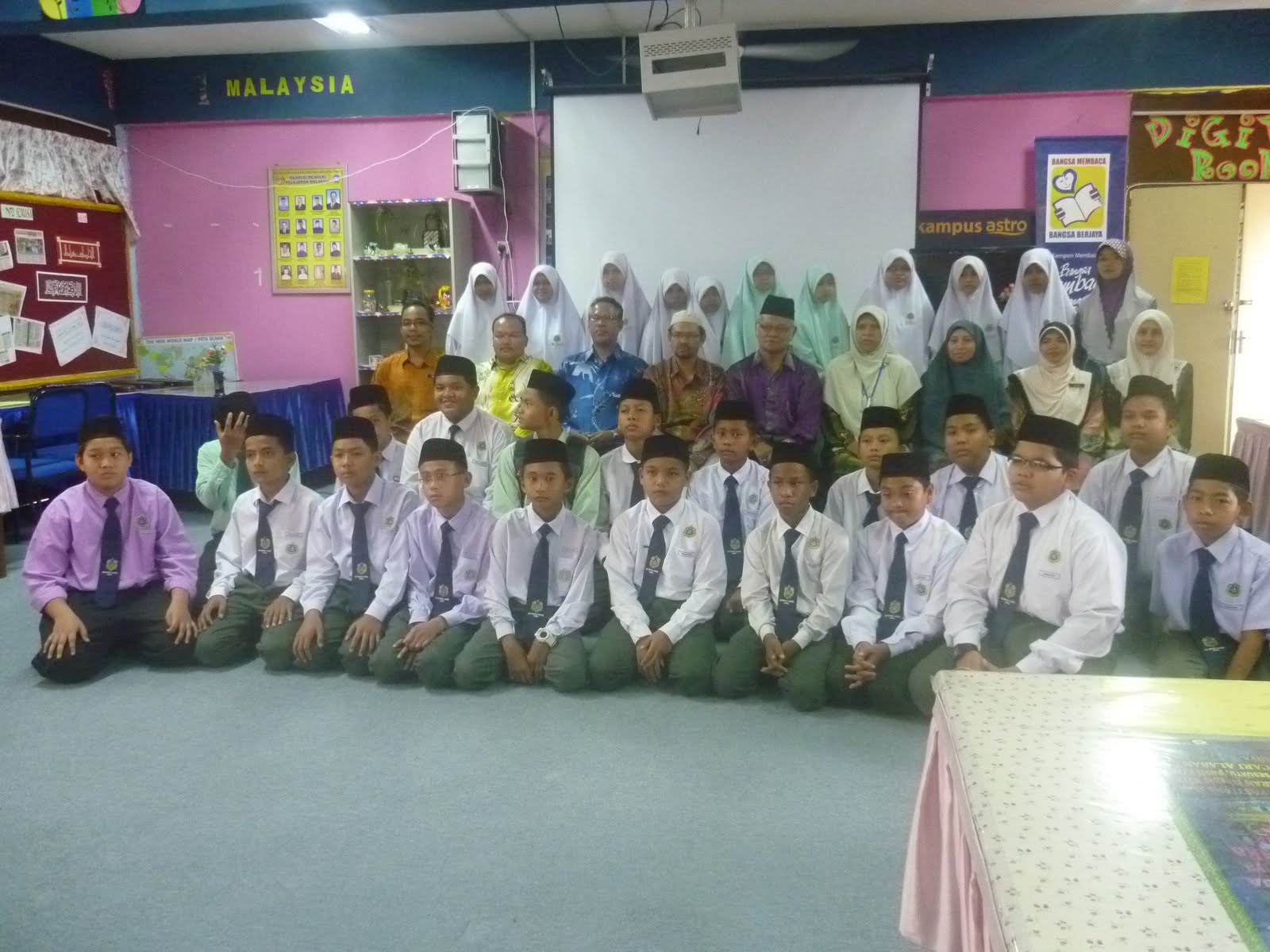 PUSAT SUMBER SEKOLAH SM RENDAH AGAMA JOHOL: LAWATAN PENANDA ARAS PSS KE ...