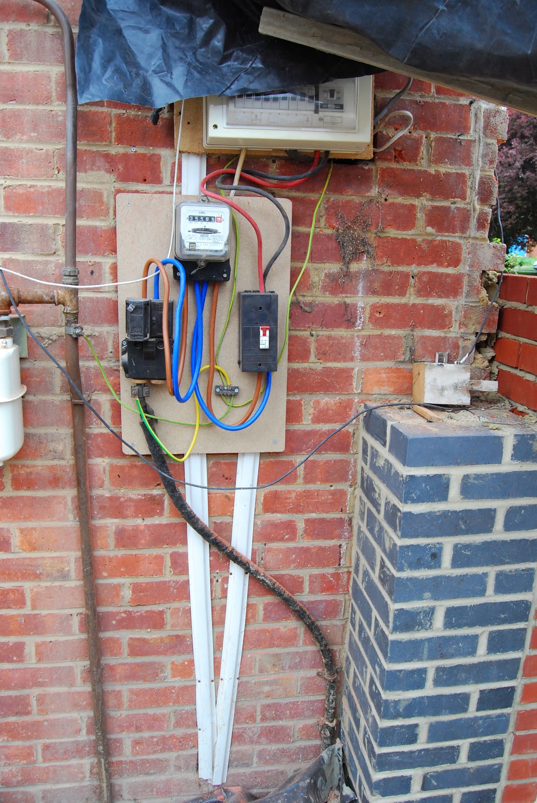 Beginner's Guide to Building a House Extension: Day 29 (39) - Bricks ...