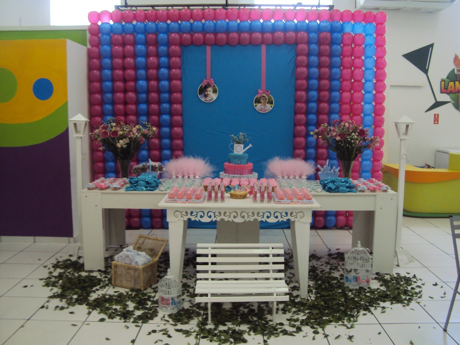 Crilê Decorações de Festas Infantis: PAINEL DE BALÕES COM TECIDO