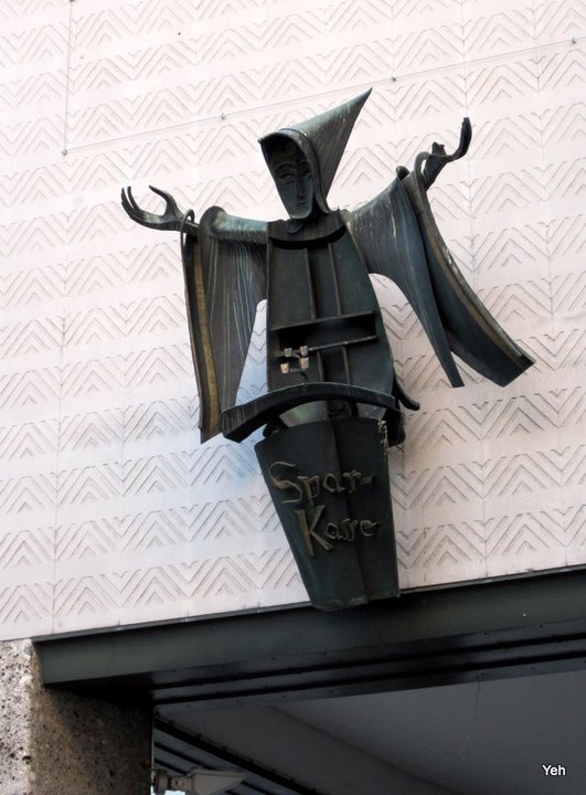 Through the Spyglass: Easter Holiday: Day 17: Contiki European ...