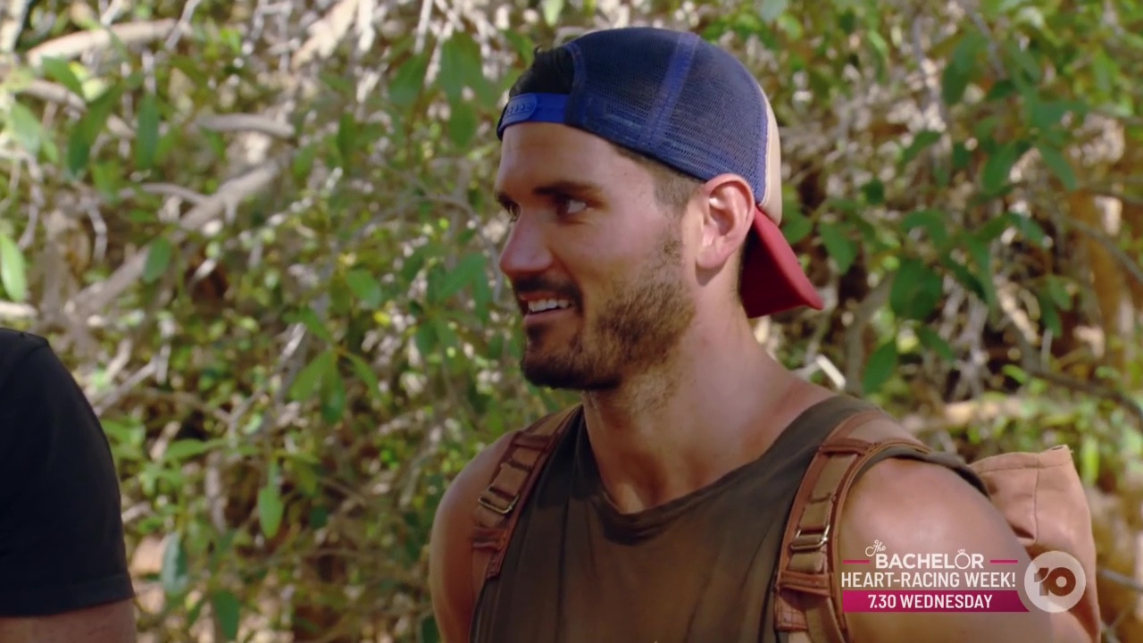 ausCAPS: Simon Mee shirtless in Australian Survivor: Brains v Brawn 8 ...