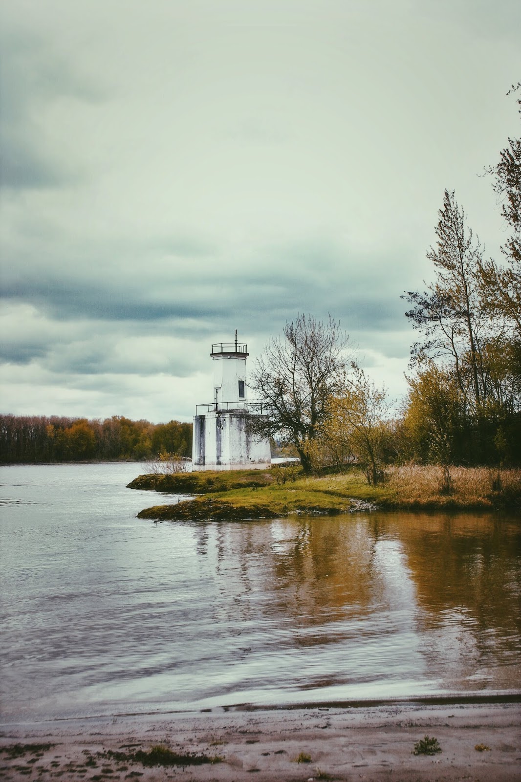 Oregon's Smallest Lighthouse | Miss Honey Lavender