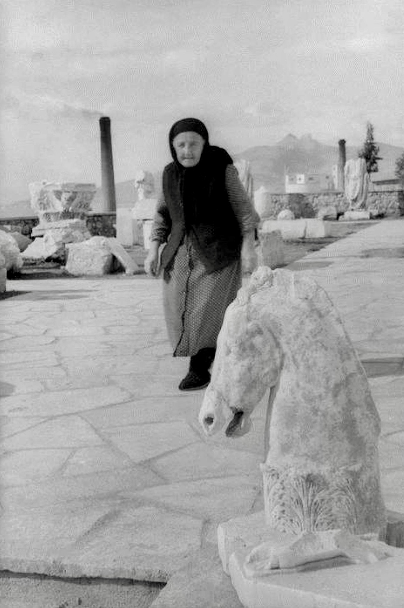 ΑΡΧΑΙΑ ΕΛΕΥΣΙΝΑ 1953 - kaliterilamia.gr