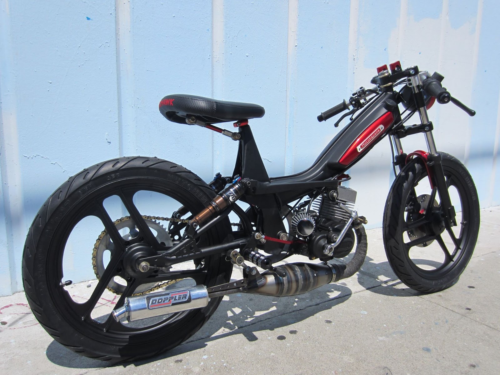 BLACK CAT garage : i'm bad!.. MOTOBECANE pimped moped