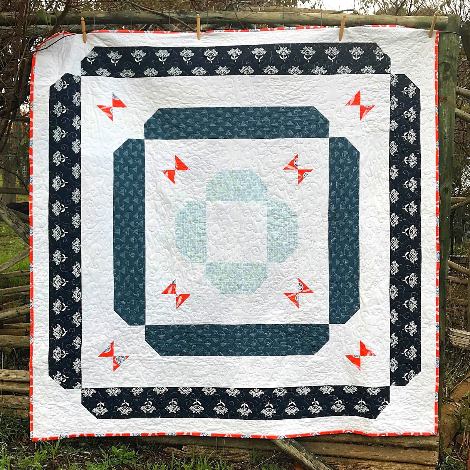 Kate Henderson Quilts: Simple Medallion Quilt