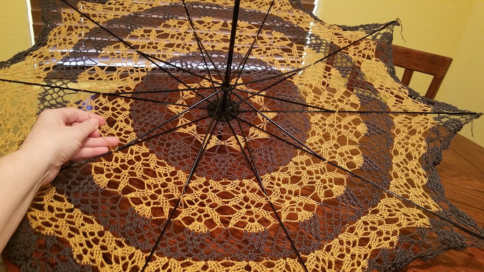 Crocheters of Awesome: Tutorial - Pretty Parasols