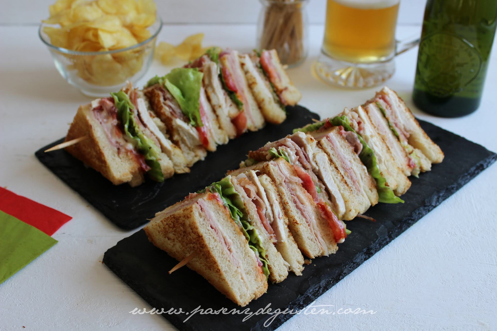 SANDWICH CLUB HOUSE - PASEN Y DEGUSTEN