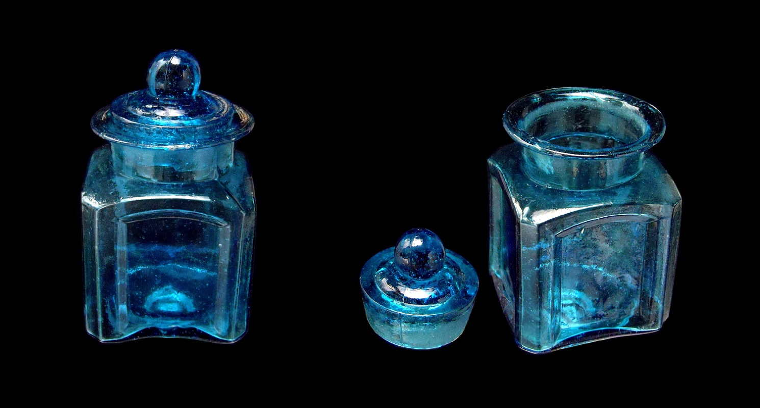 PATINA ANTIK: BLUE GLASS STORAGE JAR