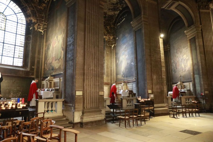 New Liturgical Movement: In Defense of Side Altars