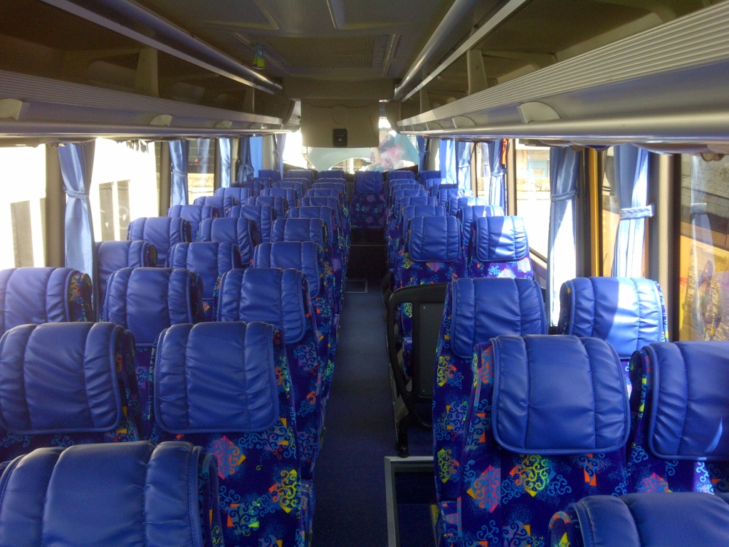 Delta Travel & Leisure: Bus Pariwisata Cipaganti