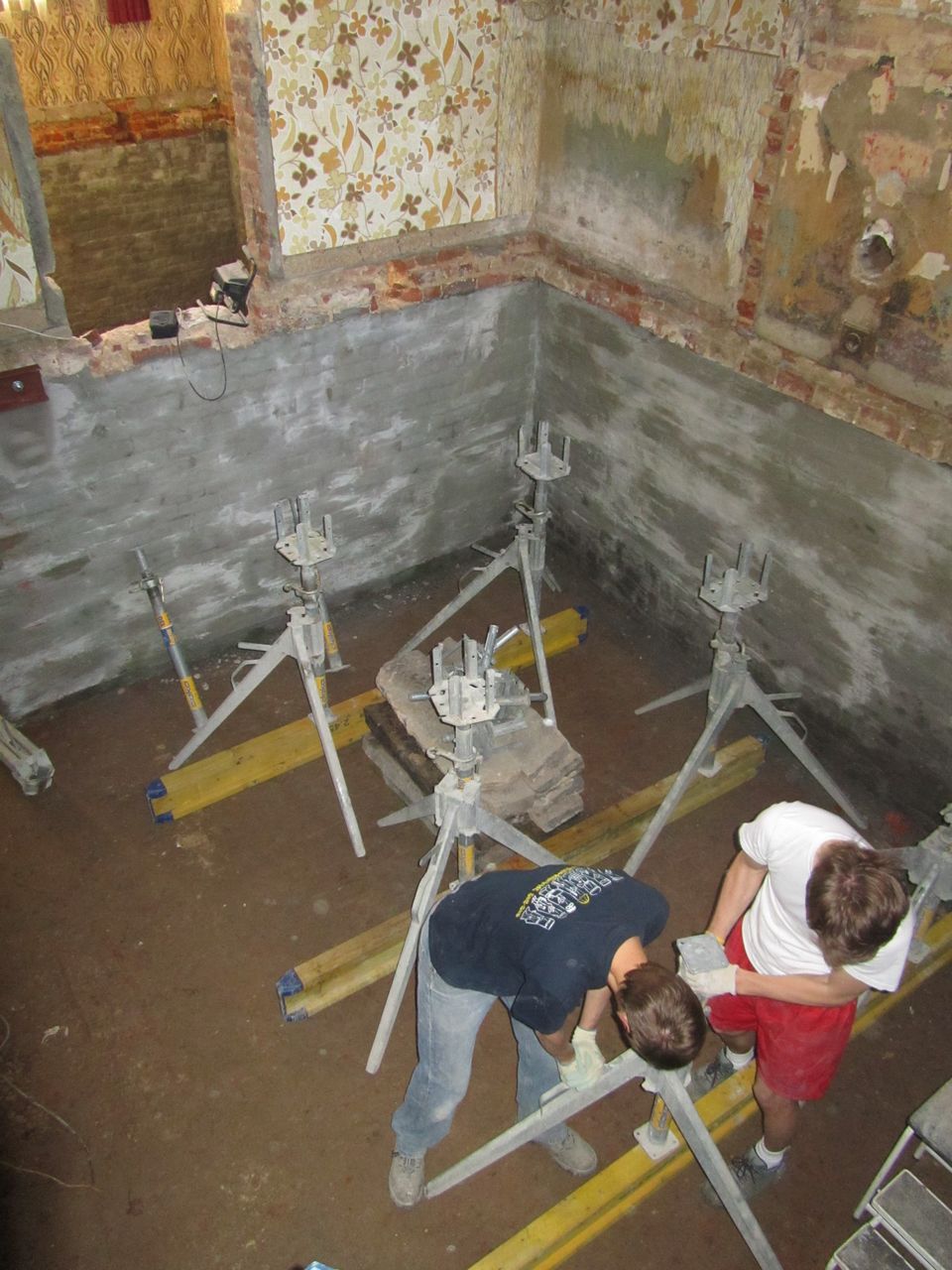 Lusthuizenlaan: Nieuwe vloer - part 1