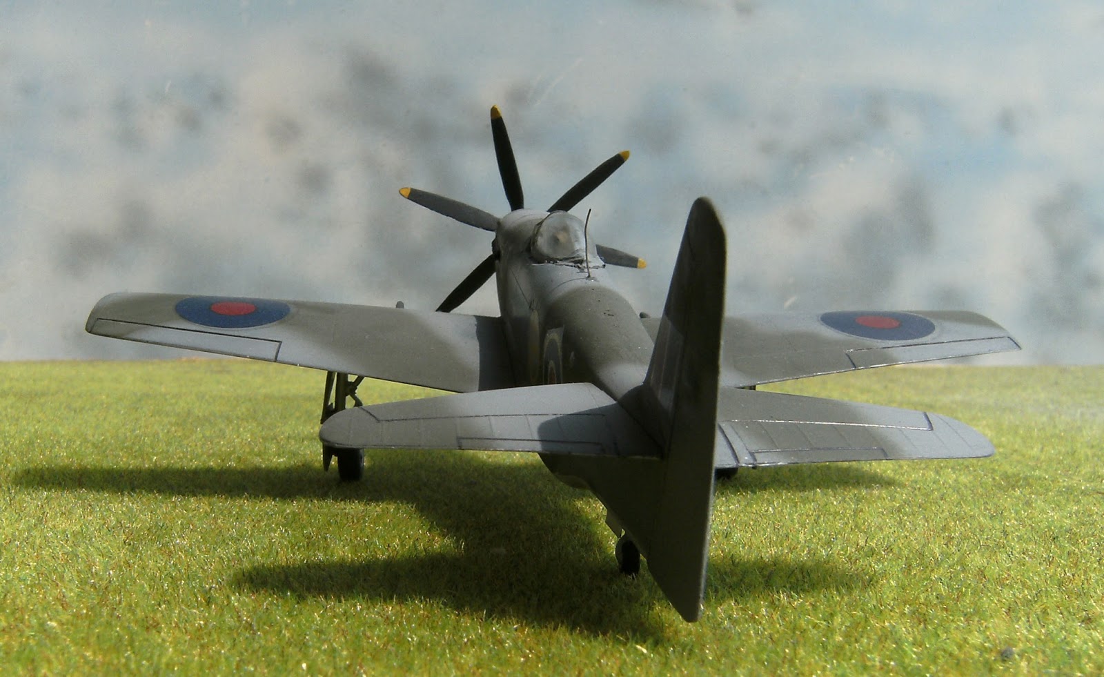 Happyscale-Modellbau: Martin Baker MB.5 - Magna Models resin-kit 1/72