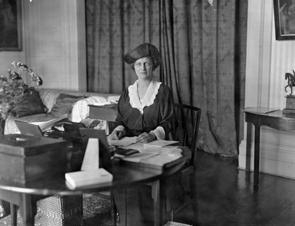 ART and ARCHITECTURE, mainly: Lady Nancy Astor, Cliveden Set and nasty ...