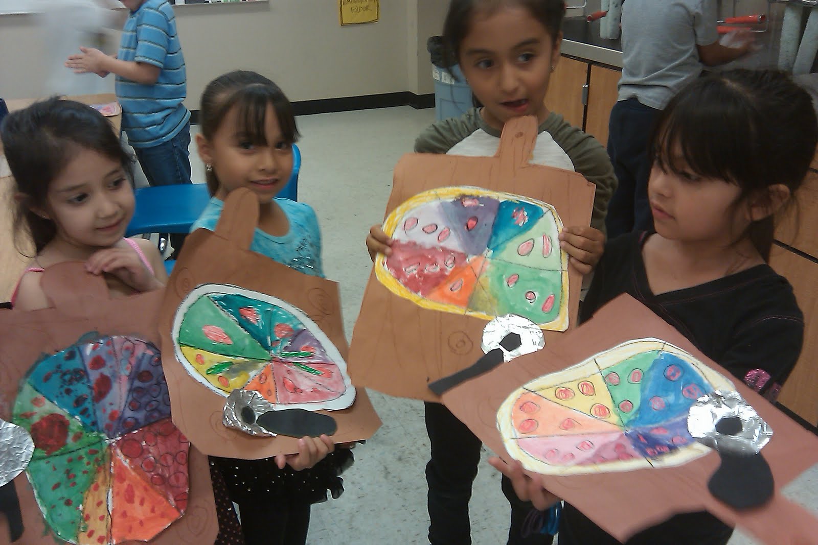 DRAWS Attention!!!: Color Wheel Pizza