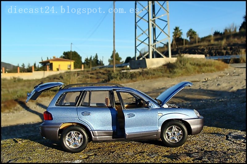 1/24 Diecast miniaturas: Hyundai Santa Fe 1/24 Primera generación (2001 ...
