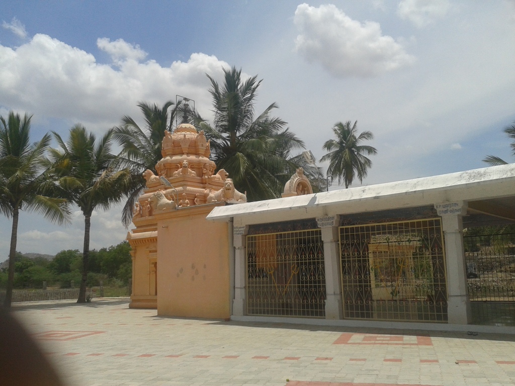 Tamilnadu Tourism: Periyandavar Temple, Natrampalli, Vellore