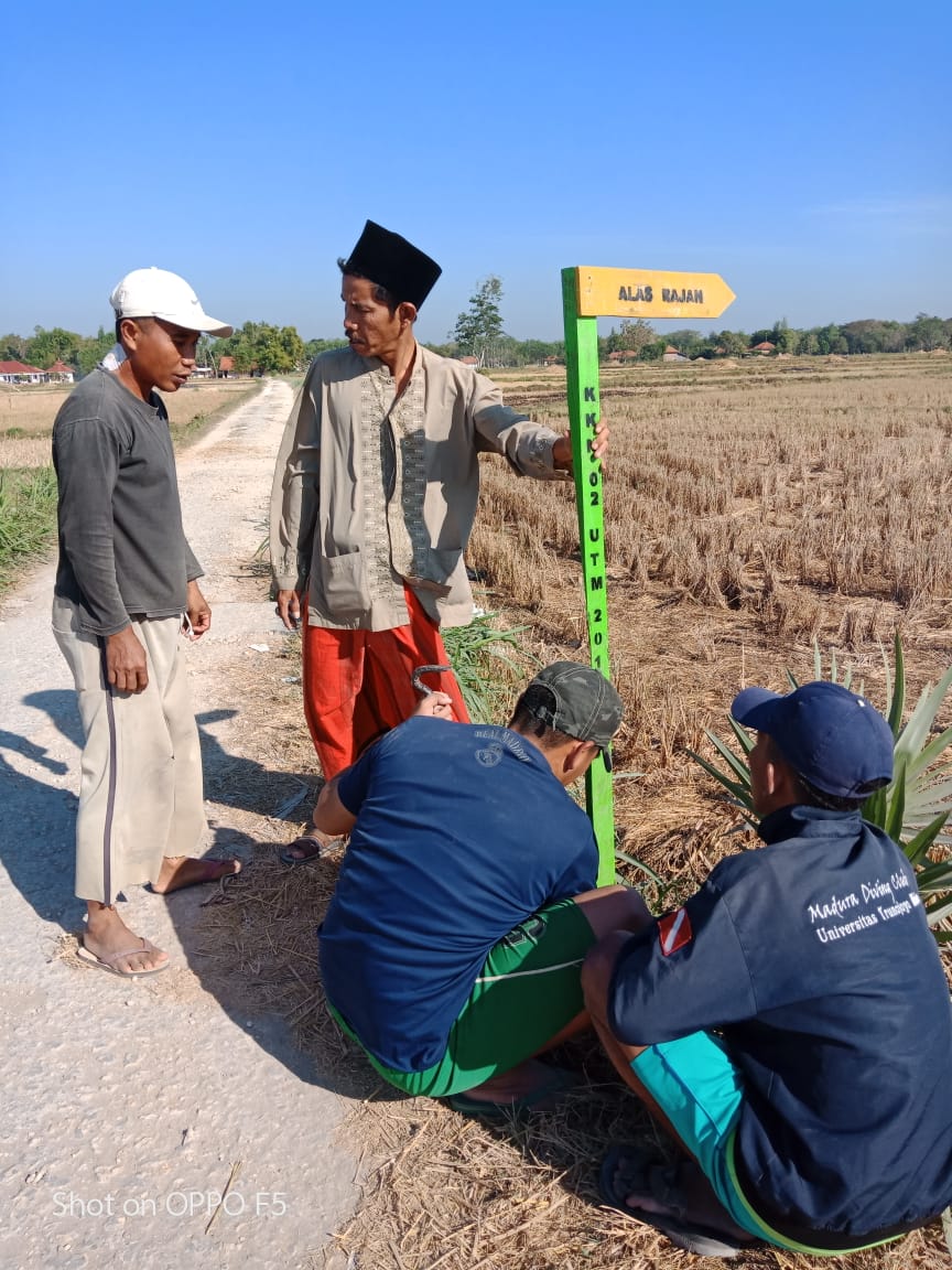 KKN 02 Membuat Plang Dusun dan Petunjuk Arah Jalan di Desa Alas Rajah ...