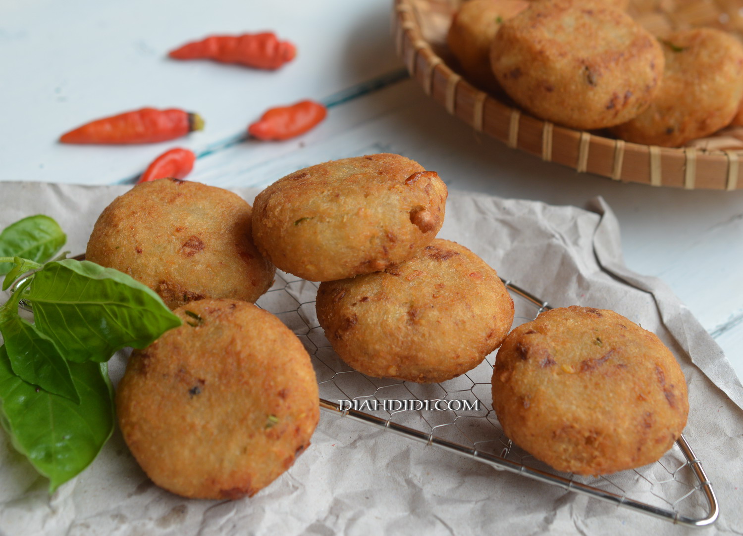 Diah Didi's Kitchen: Lentho Singkong Tempe Semangit