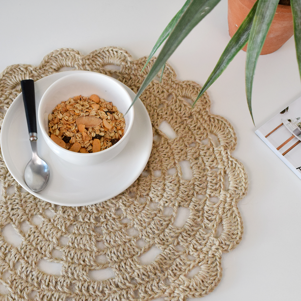 Comece com o anel mágico, suba com 3 corr e trabalhe 11 p.a. dentro do ...