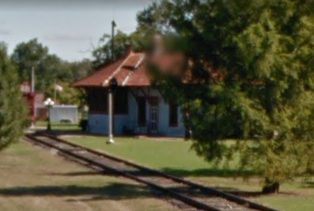 Towns and Nature: Tamms, IL: C&EI+GM&O Depot and GM&O Railyard