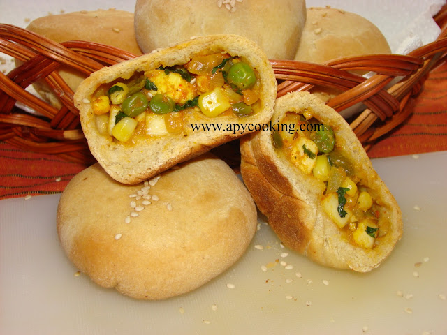 Apy Cooking: Paneer Stuffed Bun