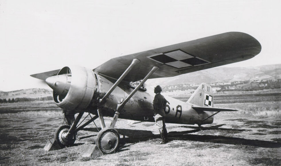 nhungdoicanh: PZL P-11