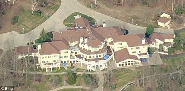 50 Cent's mansion costs him $70k a month to maintain, his new ...