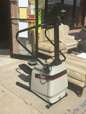 Uhuru Furniture & Collectibles: Life Fitness Lifestep 5500 Stair ...