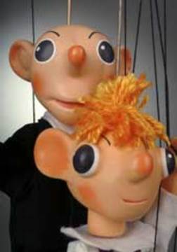 everything and in between: Czech puppets