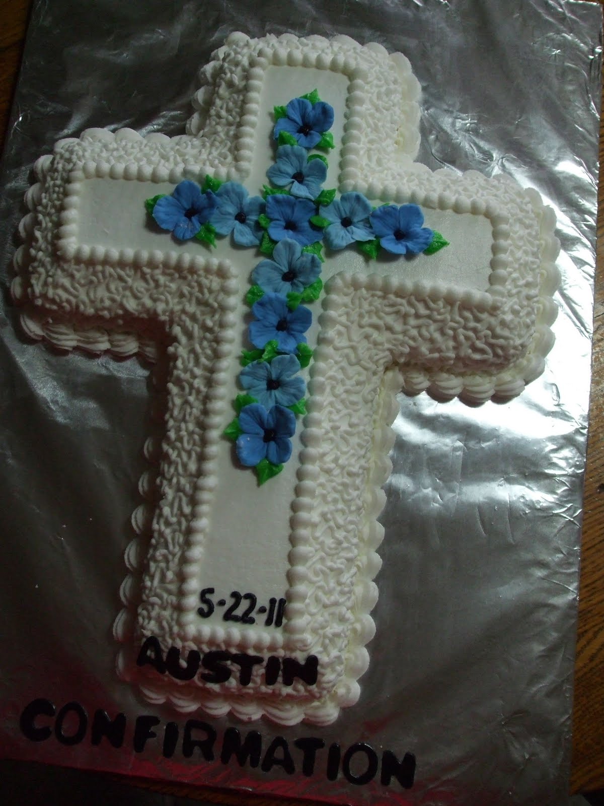 Cakes by Paula: Confirmation Cross Cake and matching sheet cake