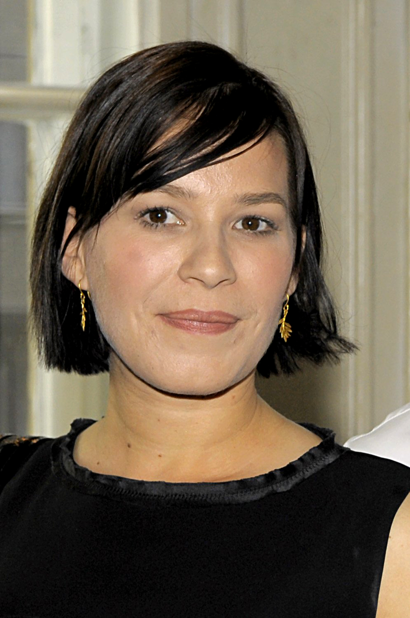Franka Potente Photos | Tv Series Posters and Cast
