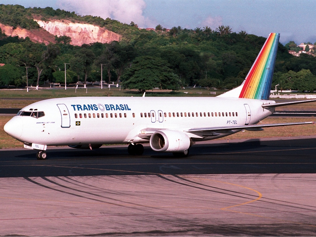 BOEING 737