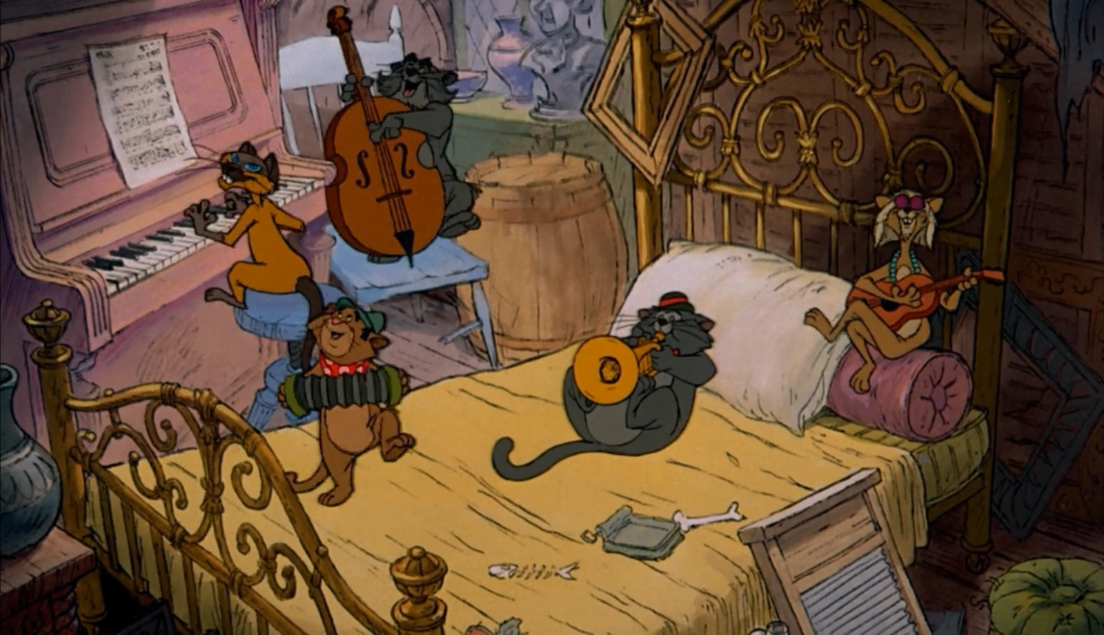 Aristocats Hit Cat