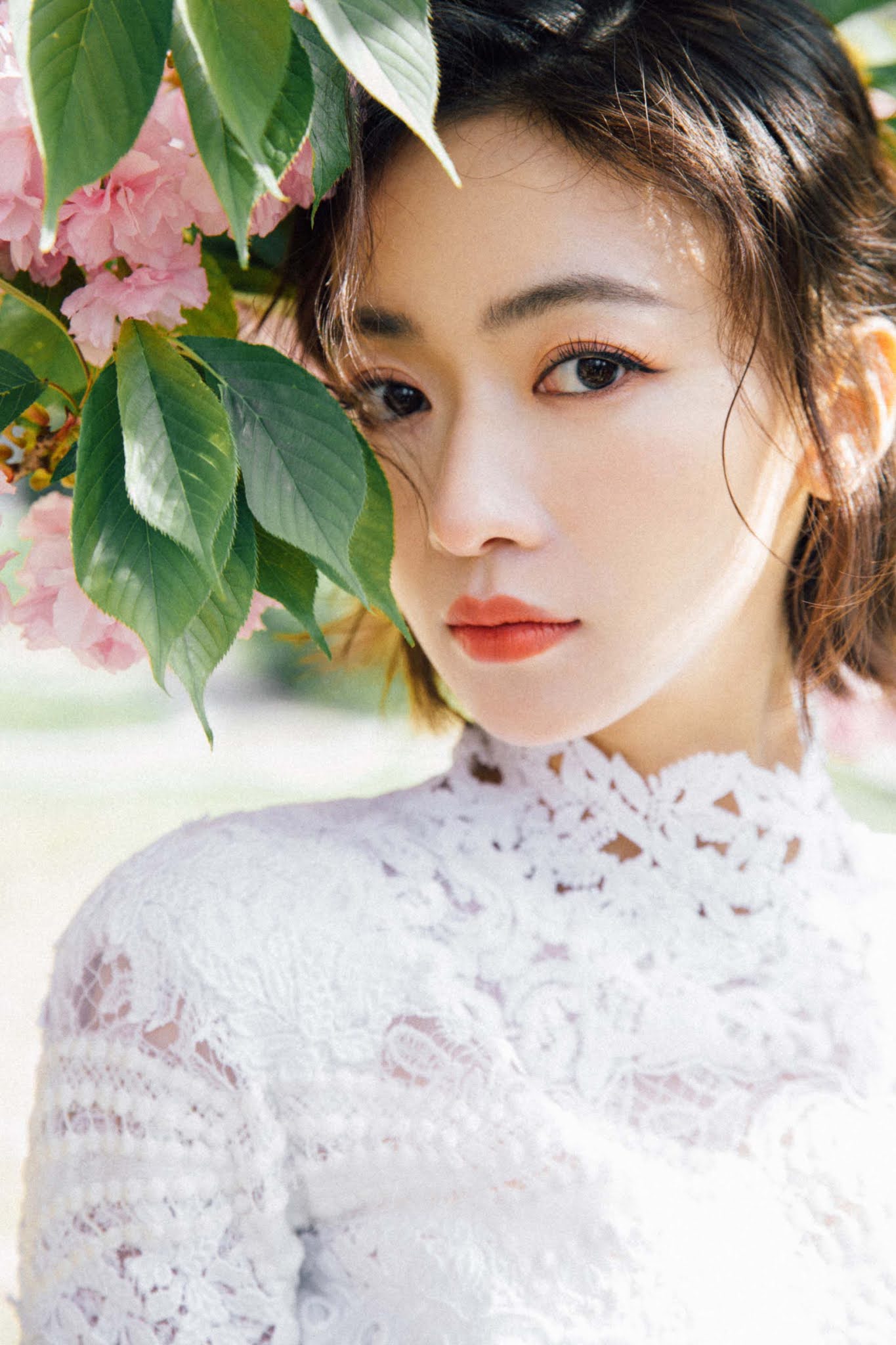 China Entertainment News: Wu Jinyan poses for photo shoot