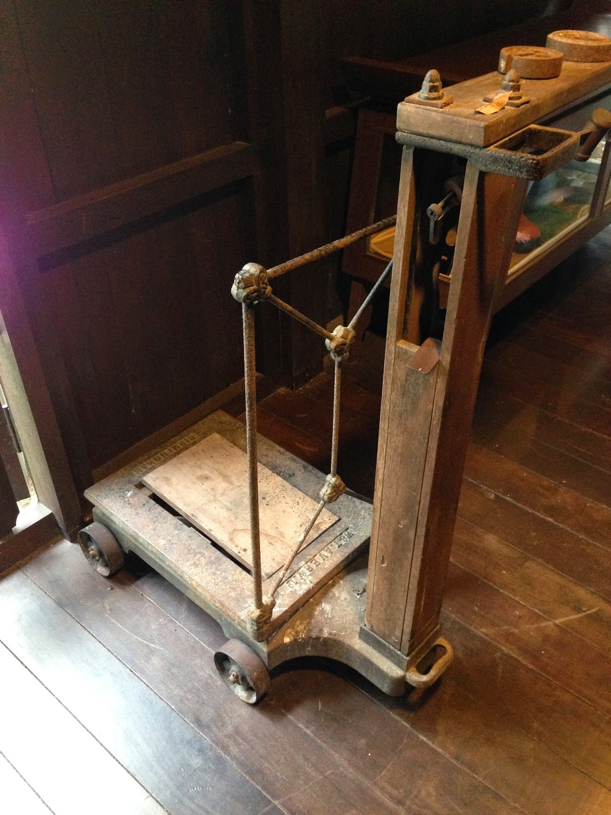 Photo Library Database: An old weighing machine.