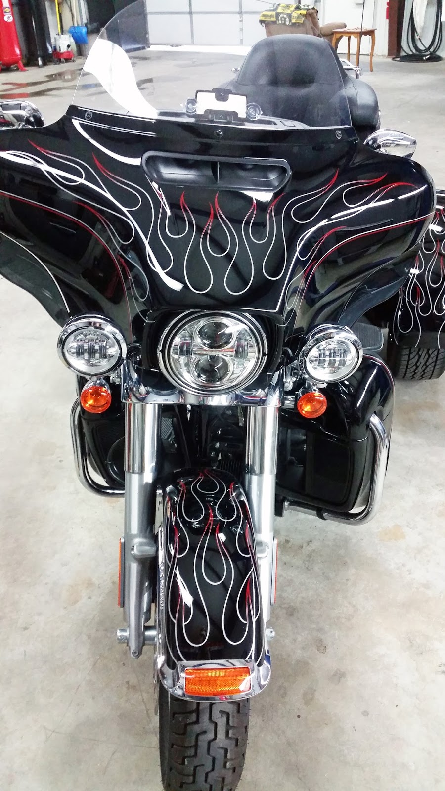 Dennis Day Designs - Lettering, Pinstriping; Murals: Pinstriping