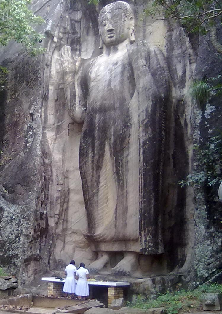 Visiting Wonders: Avukana and Sasseruwa (Ras Wehera) Buddha Statues
