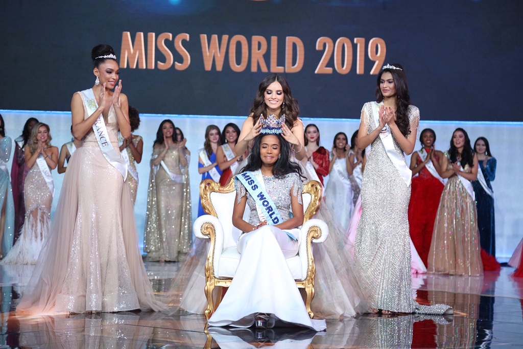 Miss Jamaica Toni-Ann Singh is crowned the 2019 Miss World