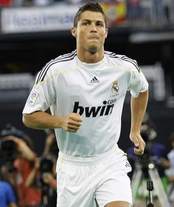 ronaldo free wallpapers: Ronaldo With Real Madrid